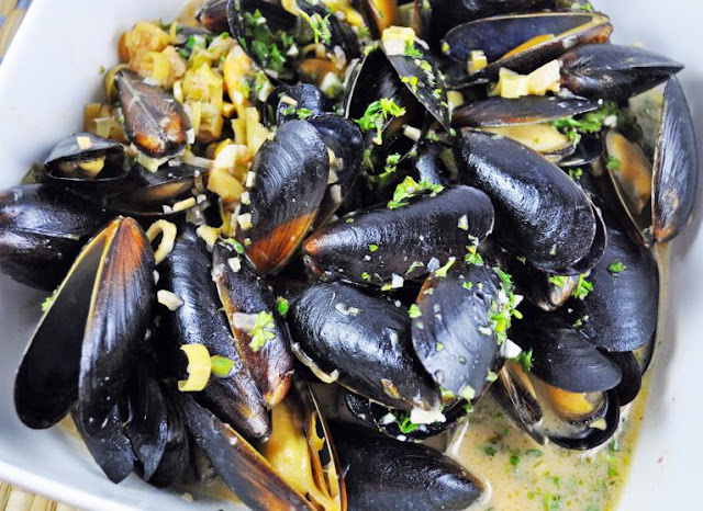 37 Cooks: Mussels in Coconut Saffron Cream and Lime Gremolata