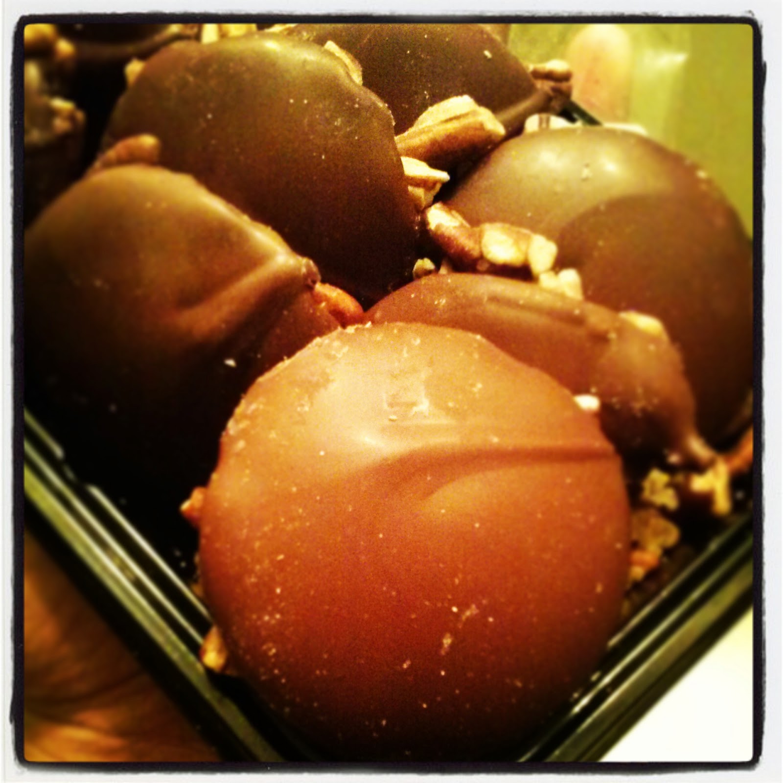 EdibleExperimentsatDisneyland: Fresh Nuttles!!!