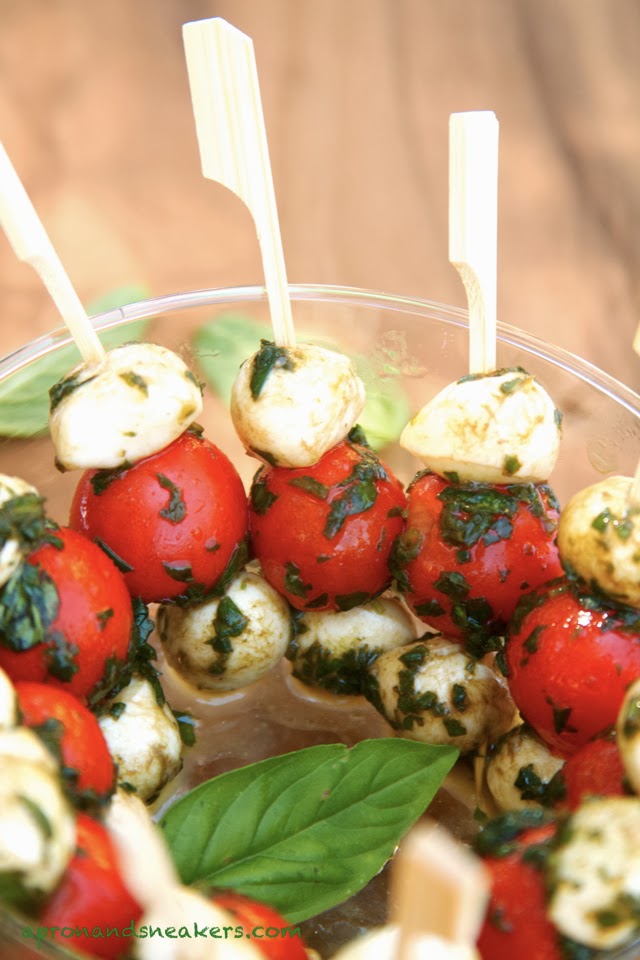 Perline di Mozzarella, Tomatoes & Basil (Insalata Caprese)