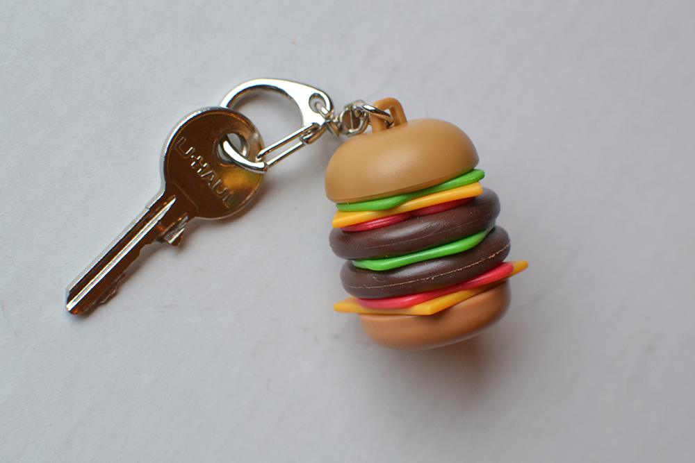 HOLIDAY GENERAL STORE: Burger Keychain