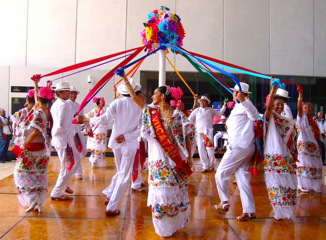 salidos de un altavoz: La danza