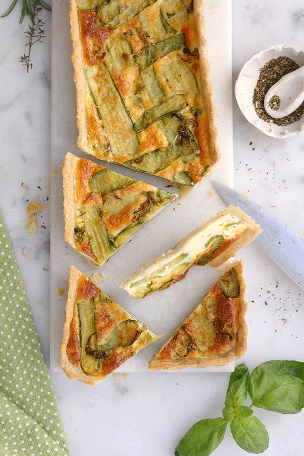 Tarte salata con pasta matta zucchine e emmentaler