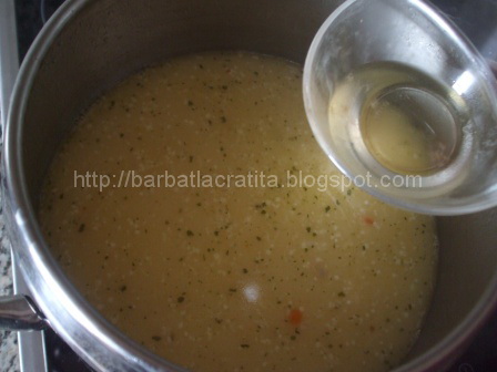 Ciorbă rădăuţeană de pui (cu smântână) | Rețete BărbatLaCratiță