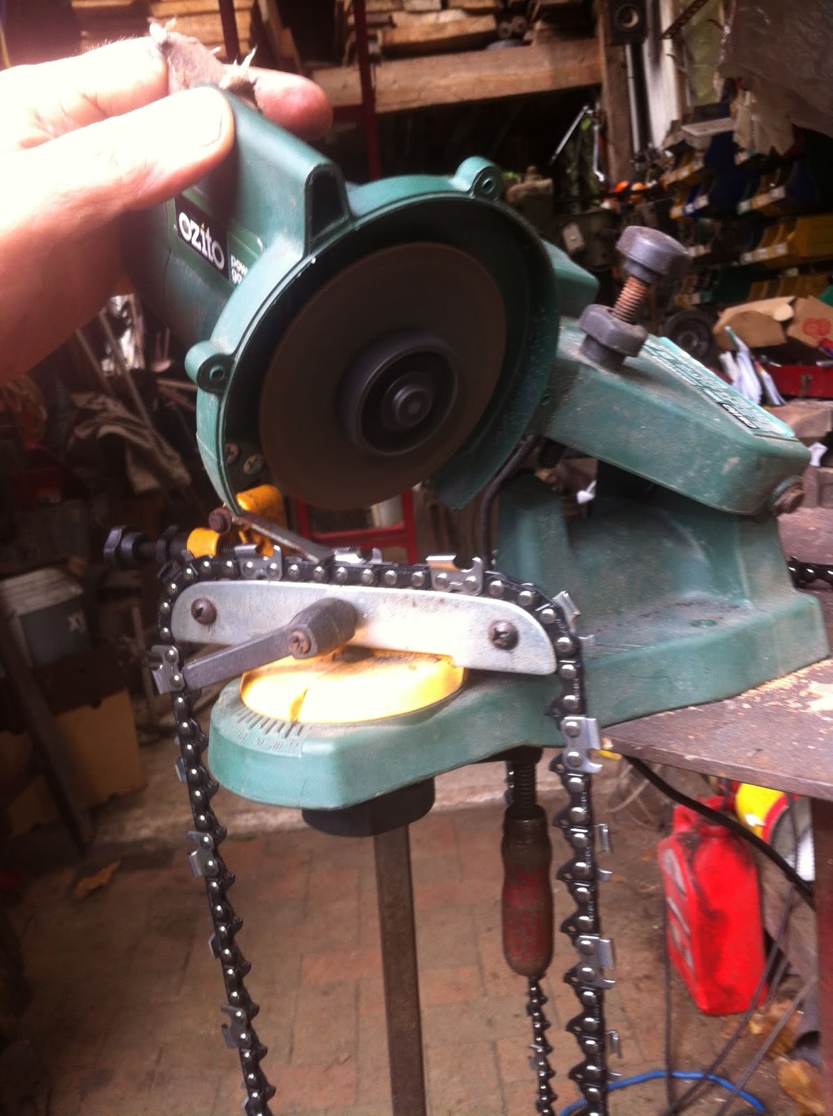 Bruce Teakle's Pages: Huztl chainsaw chain review