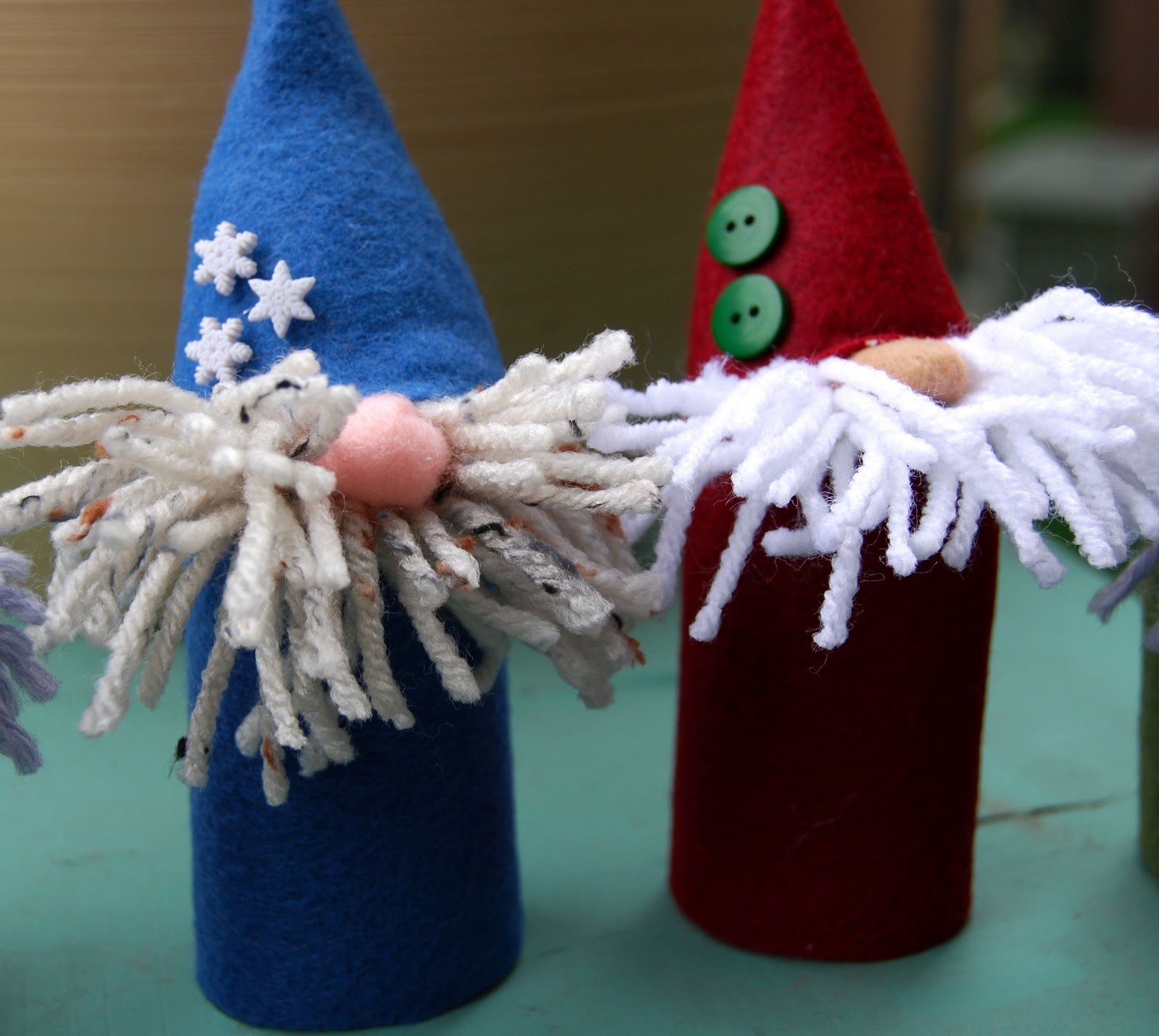 Adventures of a Nervous Knitter: Photo Tutorial: Felt Gnomes