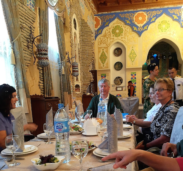 Souvenir Chronicles: SAMARKAND, UZBEKISTAN: LUNCH, SILK CARPETS ...