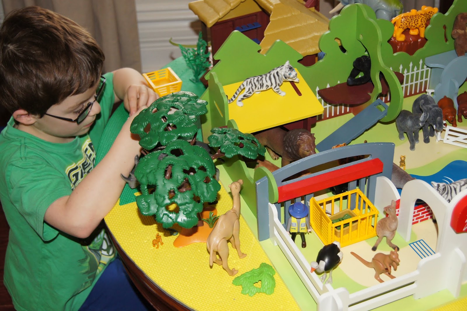 "Making Montessori Ours": Miniature Zoo For Reading Practice ...