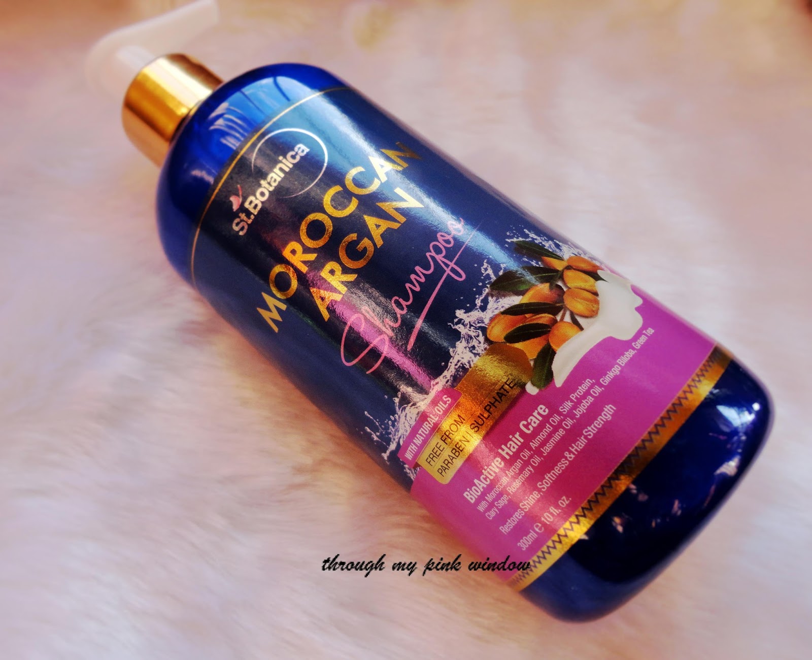 St. Botanica Moroccan Argan Oil Shampoo : Review - Through My Pink ...