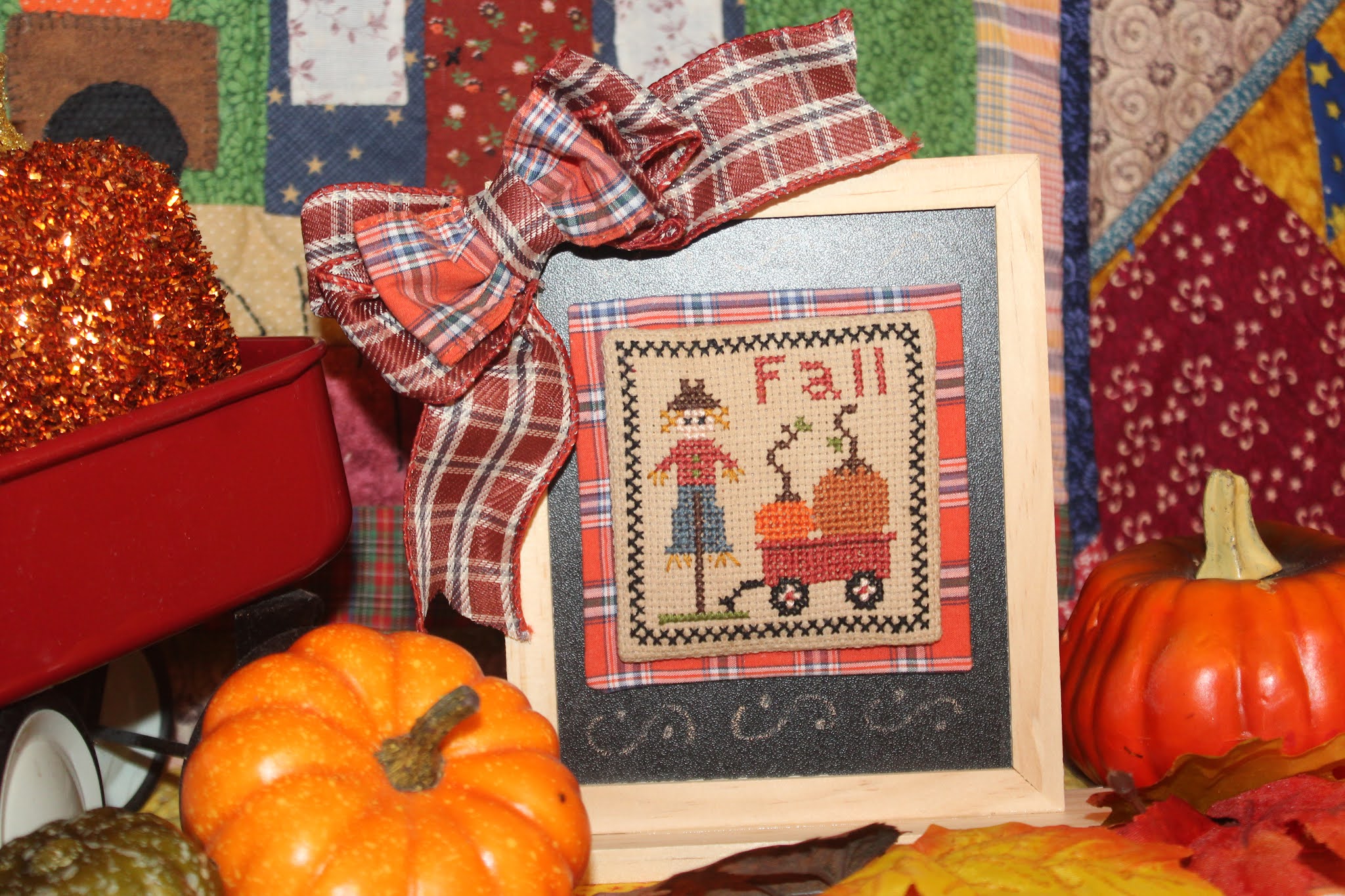 Pinker n Punkin Quilting & Stitching: It's Fall Y'all- Fall Freebie