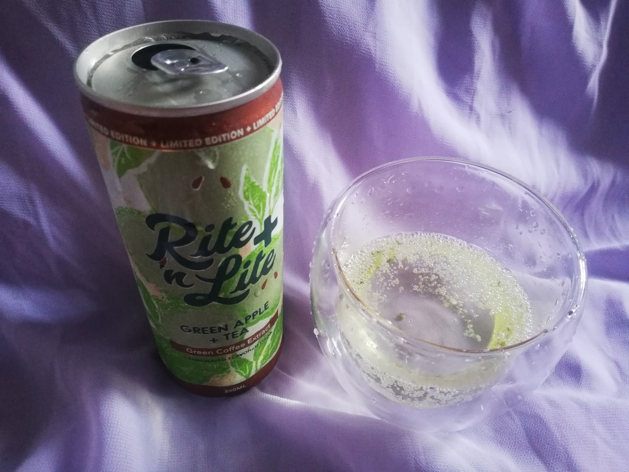 Cienanigans: RITE 'N LITE + GREEN APPLE + TEA