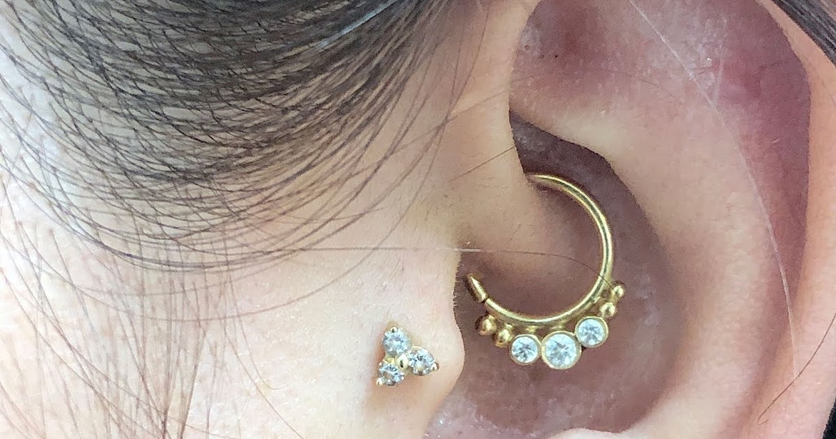 NINE BODY PIERCING BLOG: Tragus with BVLA Yellow Gold Tri Prong Cluster ...