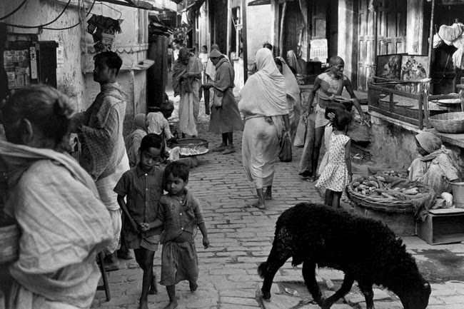 Amazing Black and White Photographs Captured Daily Life of India in the ...