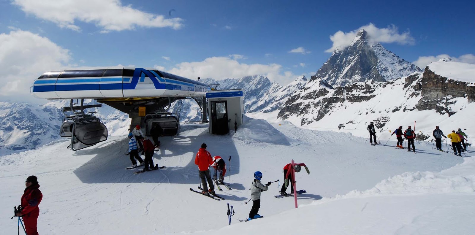 bluegaria: 157 Tourists Rescued in Cervinia, Italy - Novinite.com ...