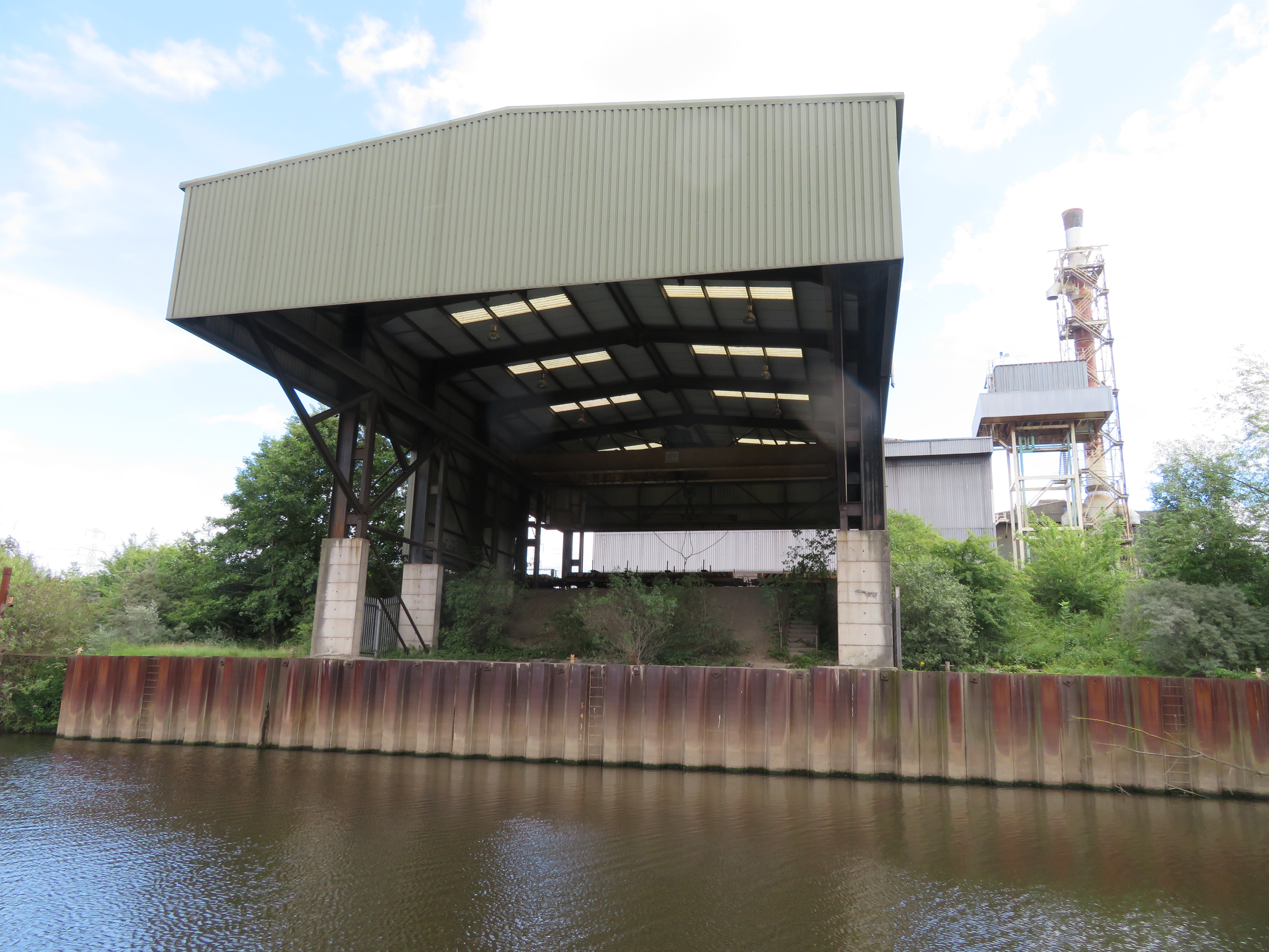 NB Holderness: Dawdling up the Don.