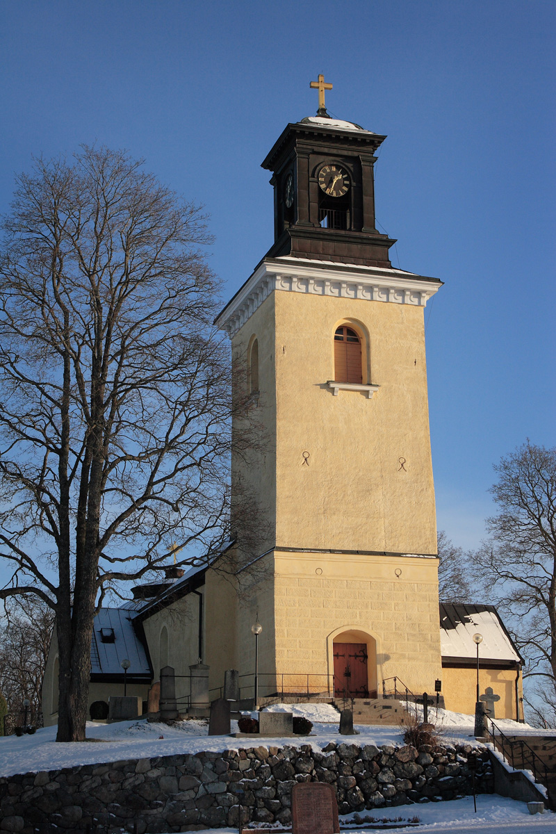 .: Turinge kyrka i vinterljus