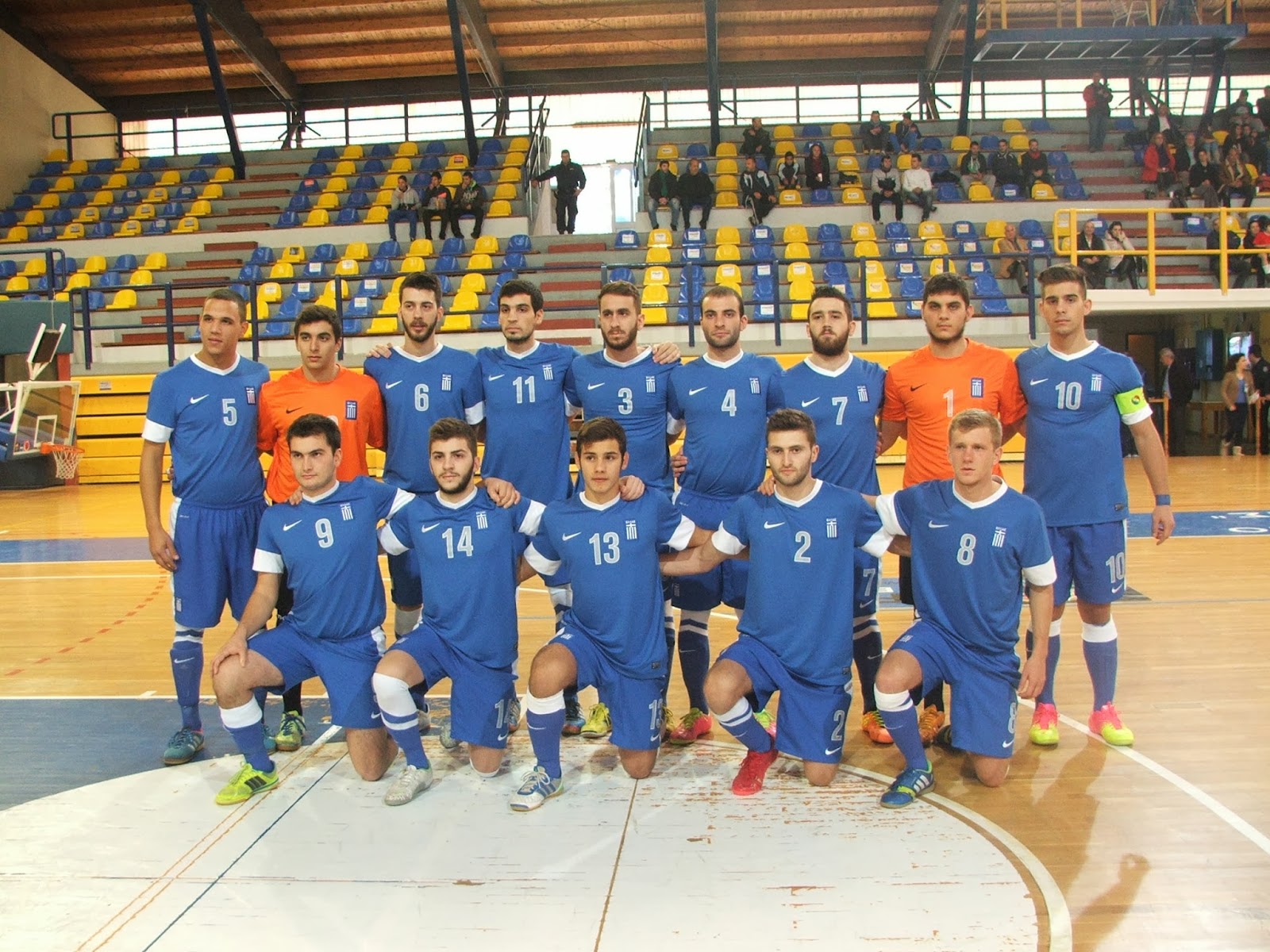 sportsthea: ΦΩΤΟΡΕΠΟΡΤΑΖ ΕΘΝΙΚΩΝ ΕΛΠΙΔΩΝ ΠΟΔΟΣΦΑΙΡΟΥ ΣΑΛΑΣ ΕΛΛΑΔΑΣ-ΙΤΑΛΙΑΣ
