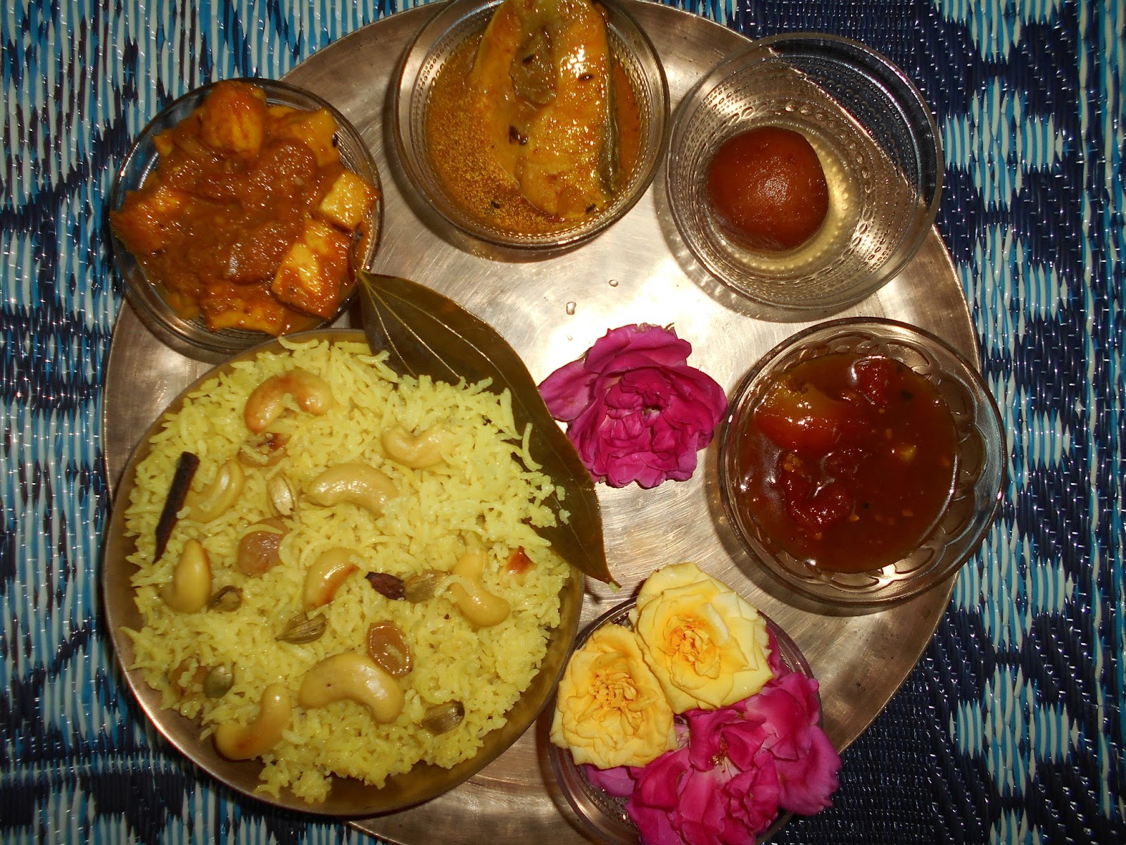 Paramita's Kitchen: Basanti Pulao / Sweet Yellow Rice Recipe / Bengali ...