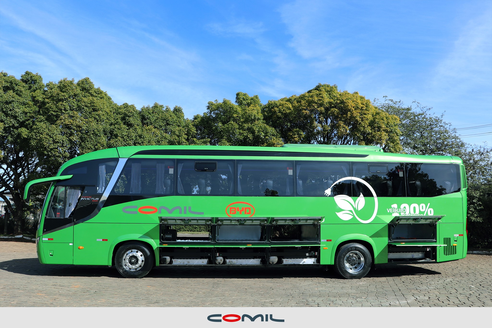 Comil presenta su primer bus 100 % eléctrico