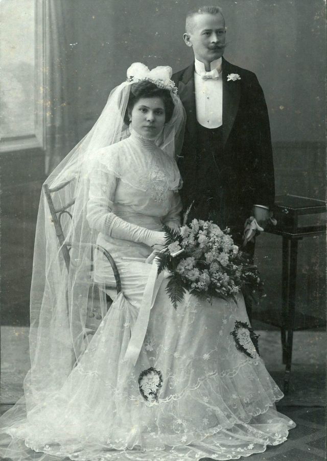 38 Amazing Pictures of Hungarian Newlyweds From the 19th Century ...