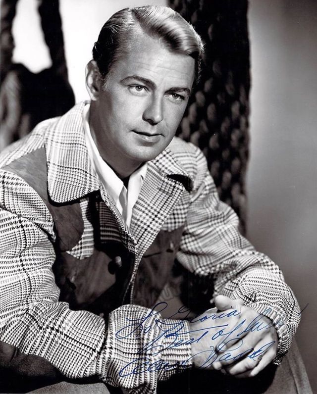 35 Handsome Portrait Photos of Alan Ladd in the 1940s ~ Vintage Everyday