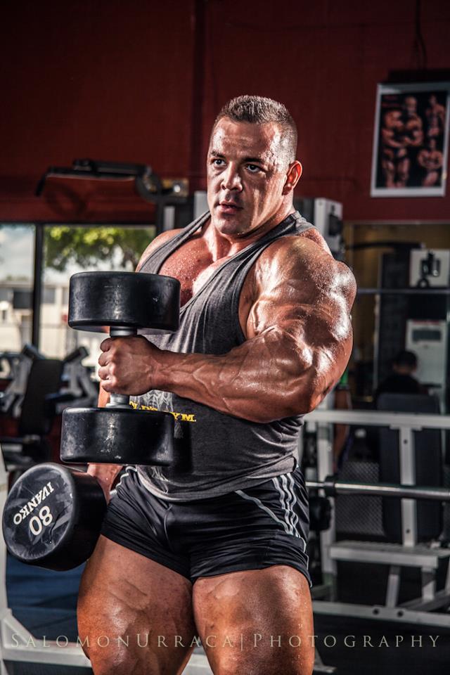 Muscle Lover: Pablo Ayala