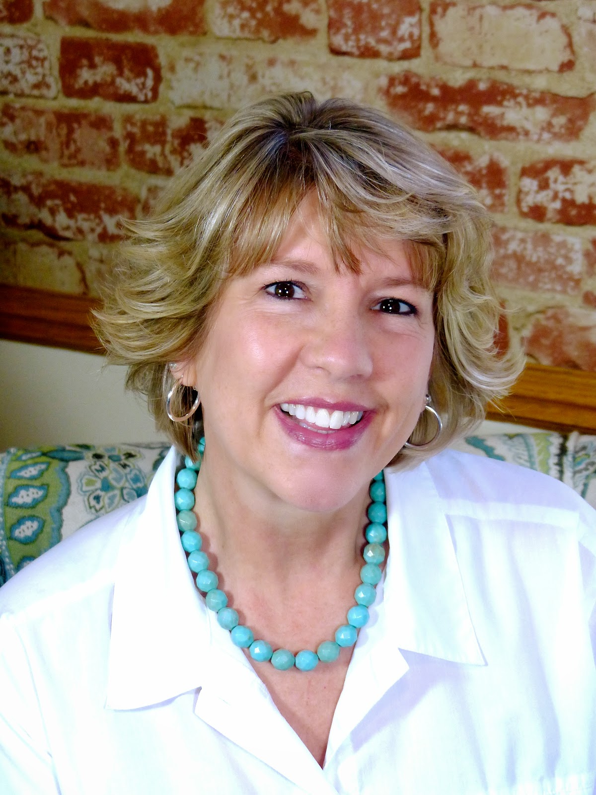 The power of words . . .: Review + GIVEAWAY: Two Roads Home