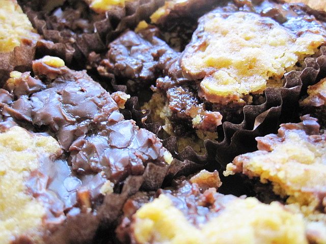 Hello Sunshine :): chewy creamy chantilly bars