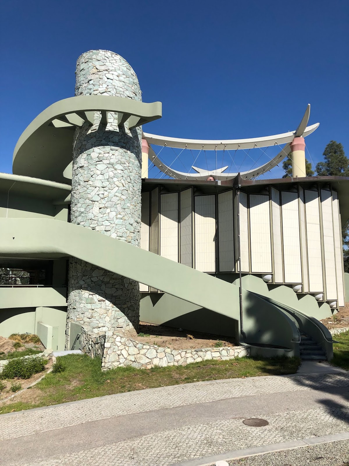 Bruce Goff on Neutra, Mies & Erté