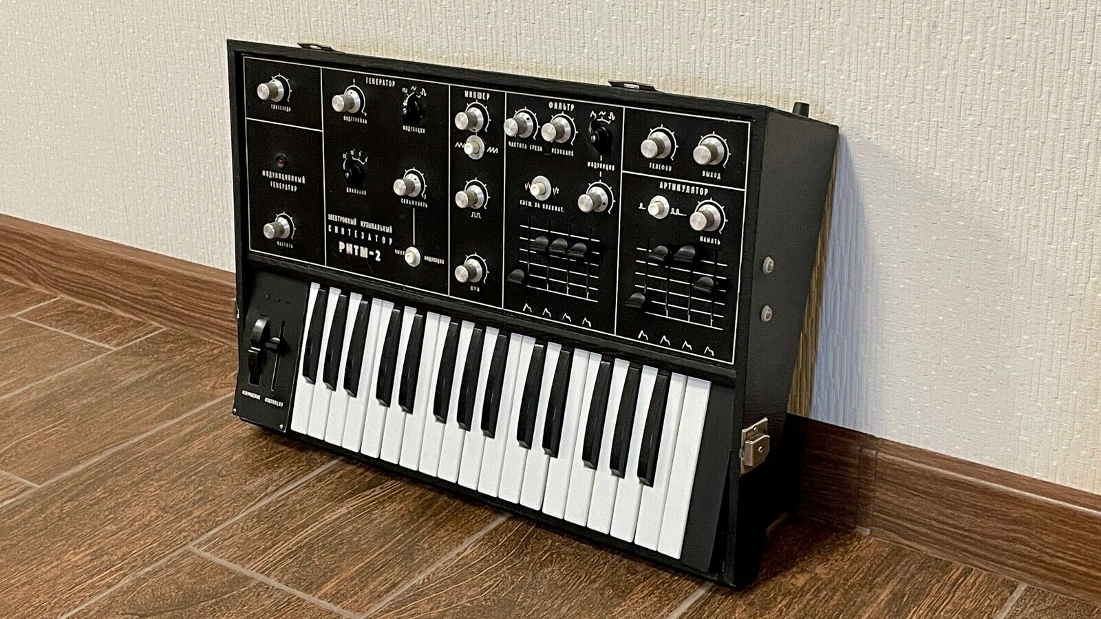 MATRIXSYNTH: RITM-2 RARE COLLECTIBLE VINTAGE USSR SOVIET ANALOG SYNTHESIZER