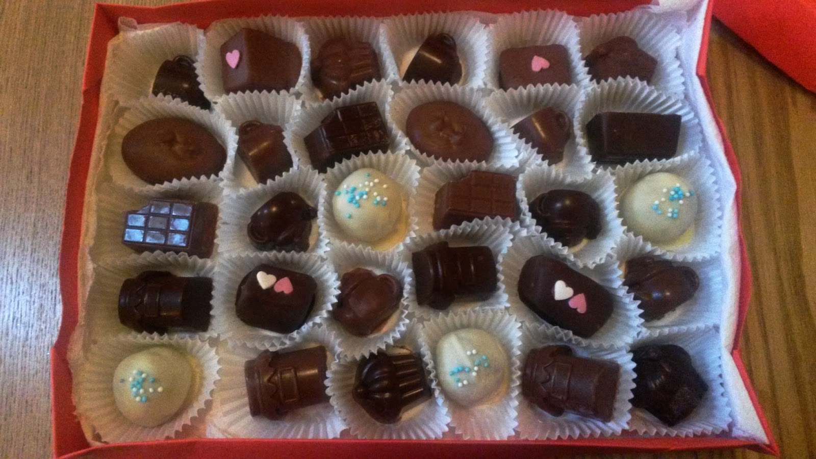Sweetie Pie Bakes Stuff: Homemade Chocolate Box Strikes Back: 8 Flavours!