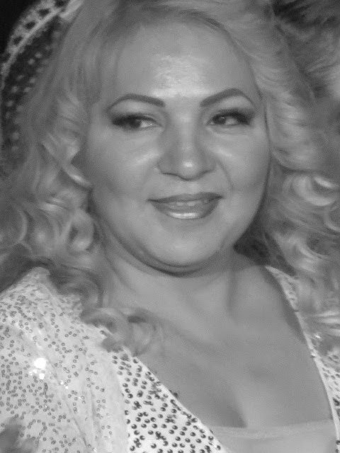 ZONA DE FAMOSOS: LUZ RAMIREZ EN LA NOCHE DE LA AMISTAD Y EL MARIACHI