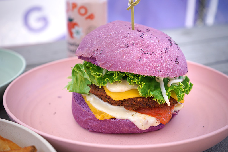 Italy's vegan burger chain flower burger is now open in Los Angeles ...