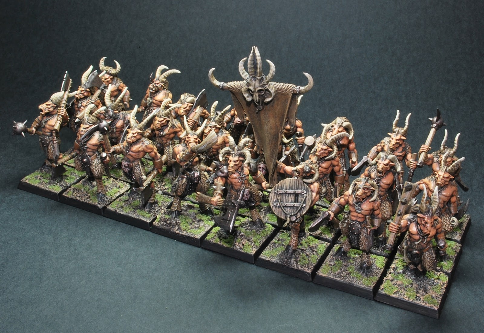 MiniKingdom: BEASTMEN - Arrgh, I got paint all over my dudes!