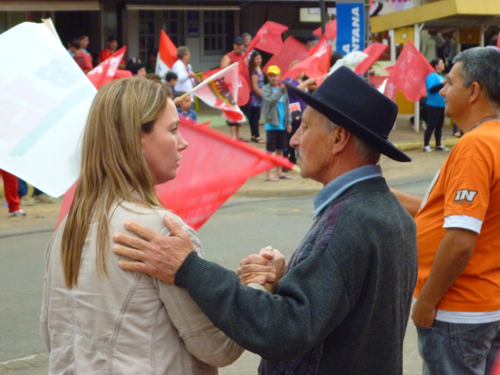 Simone Melchior: Simone ouve as demandas da comunidade