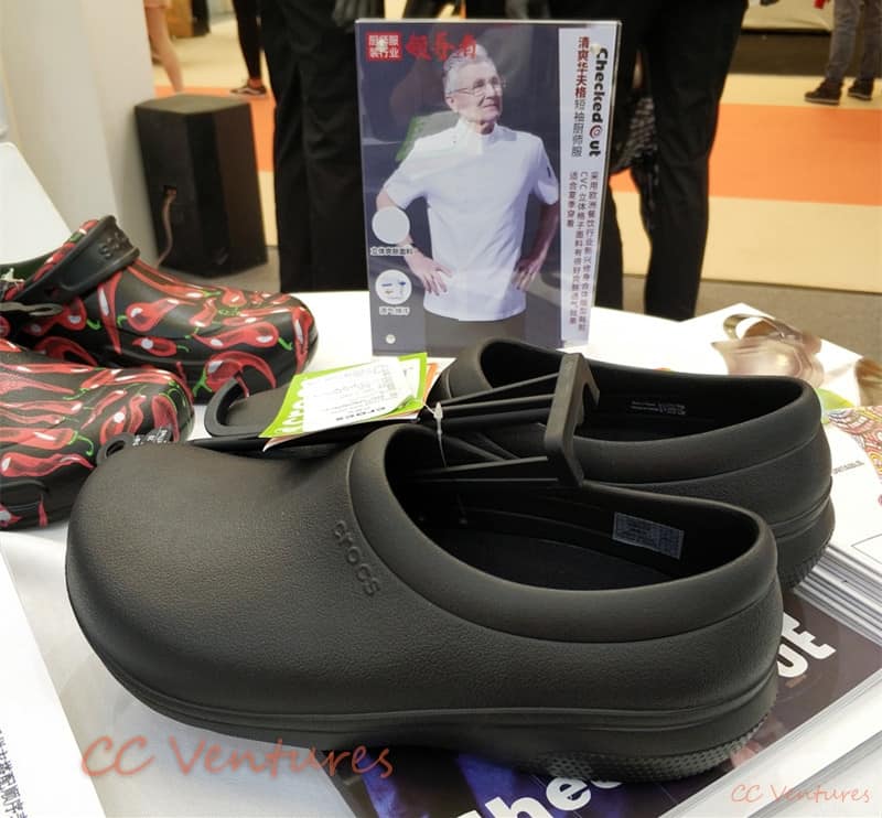 CC VENTURES: CROCS LOCK CHEF SHOES