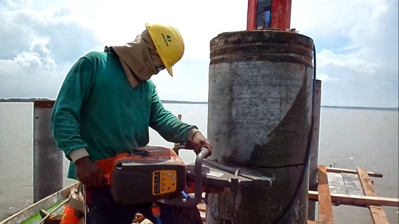 Mesin Potong Tiang Pancang( Spun Pile, Square Pile )