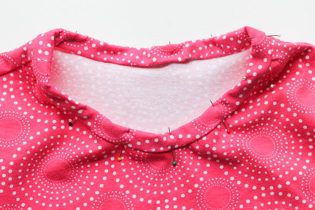 MODKIDBOUTIQUE: Tips & Tricks: Knit Neck Binding 3 Ways