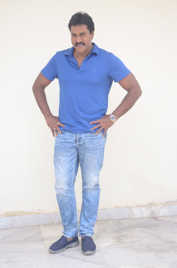 Hero Sunil Photos at Jakkanna event