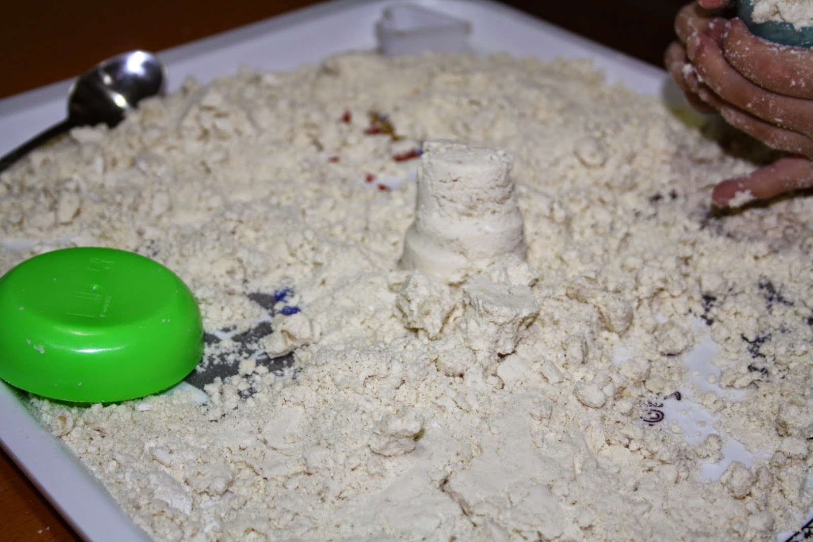 La tropa completa: Una actividad sensorial: Hacemos arena casera