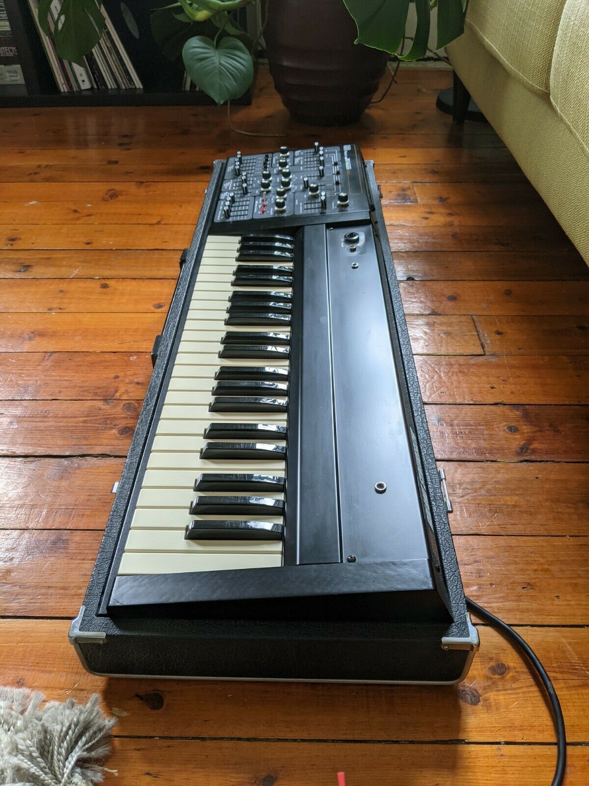 MATRIXSYNTH: Roland SH-3A SN 513489