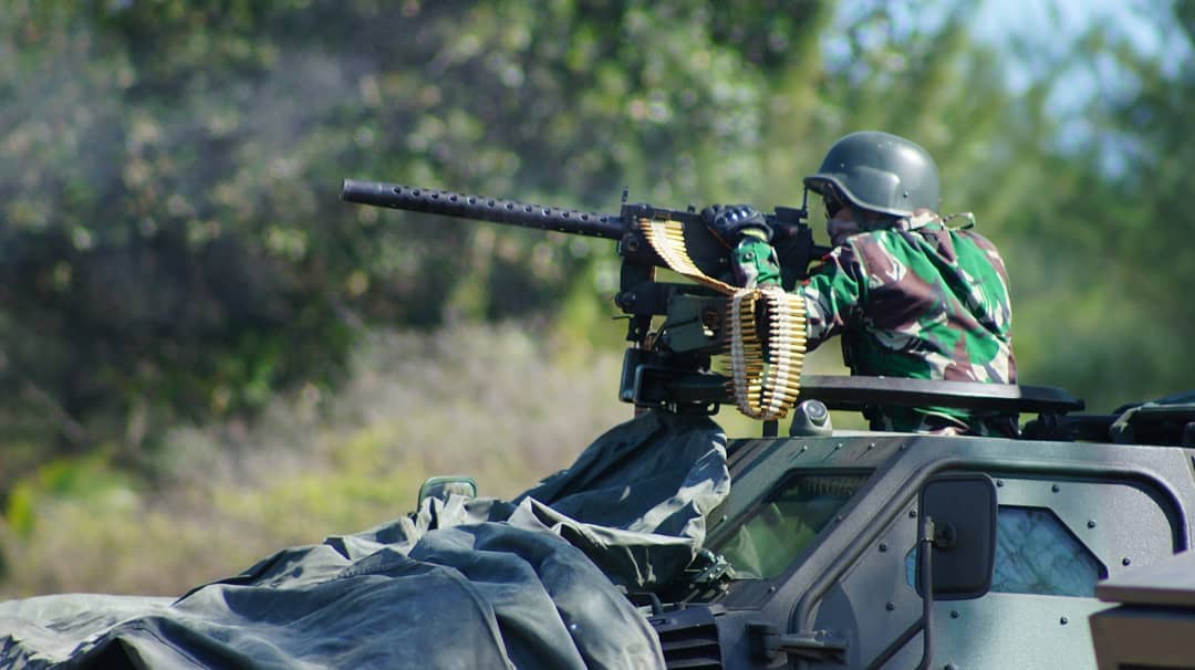 DEFENSE STUDIES: Kikav 2/JRTR Adakan Latihan Menembak Senjata Berat