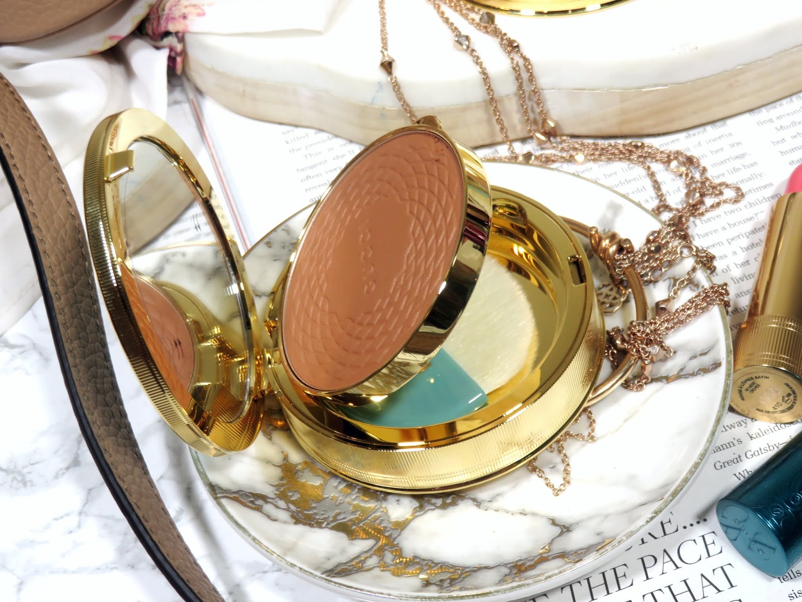 | Review | Gucci Beauty Poudre De Beauté Éclat Soleil Bronzing Powder ...