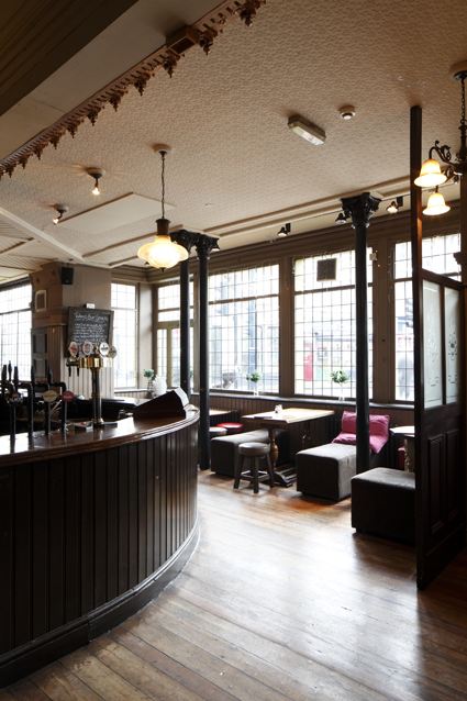 The Triangle SE19: The White Hart & Vintagehart