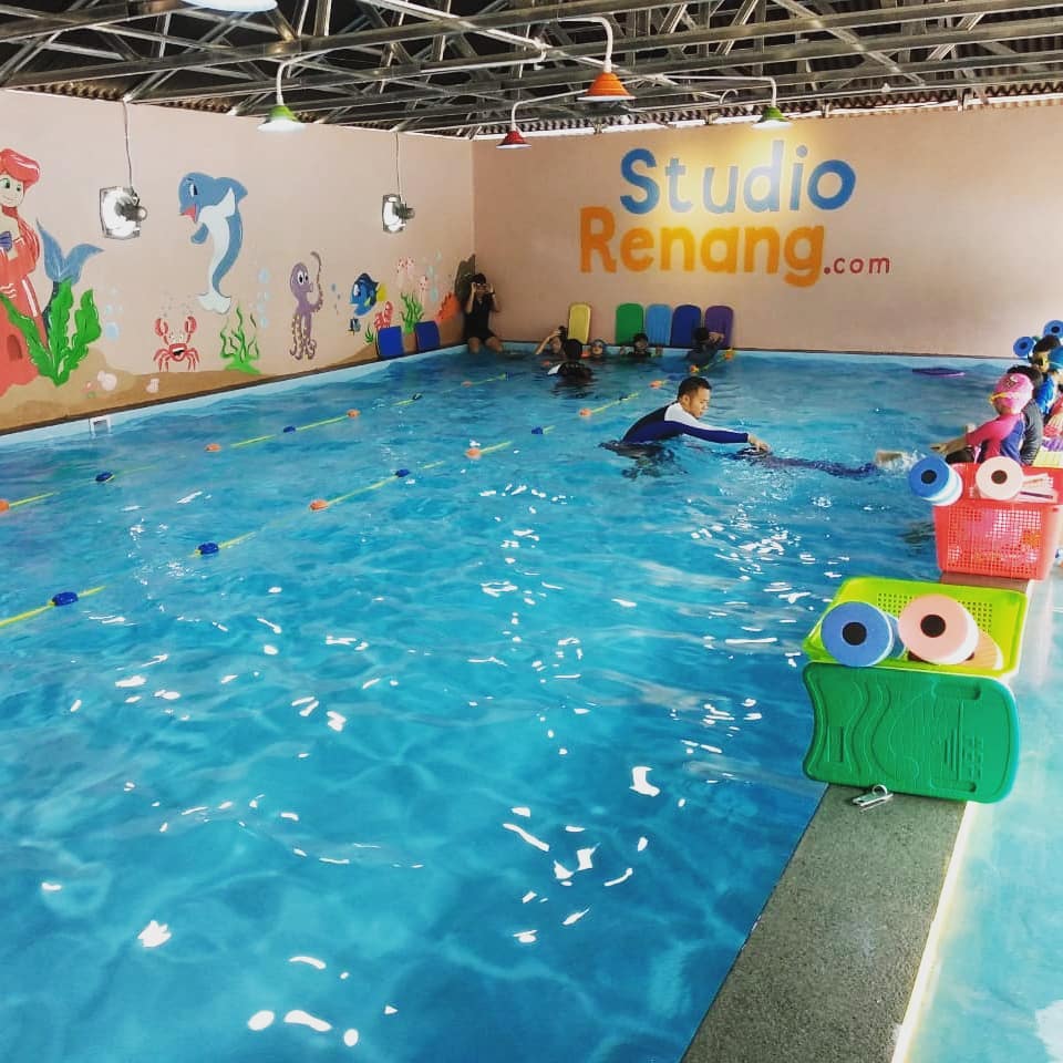 Studio Renang: Sekolah Renang Terbaik di Batam - Cerita Umi