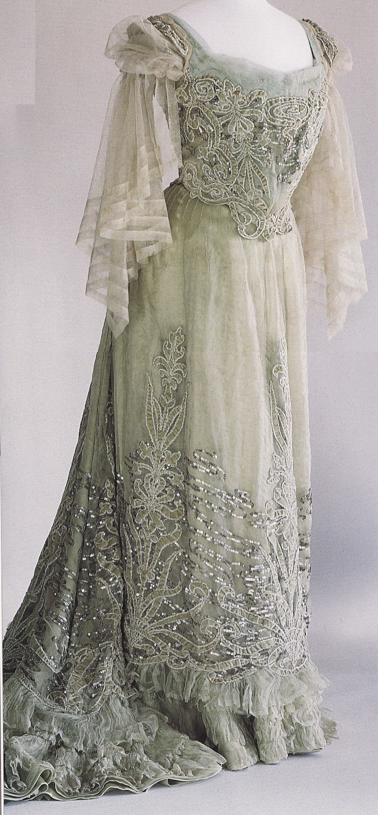 Le Cornacchie Della Moda: FASHION / Le crinoline. Ovvero l'arte di ...