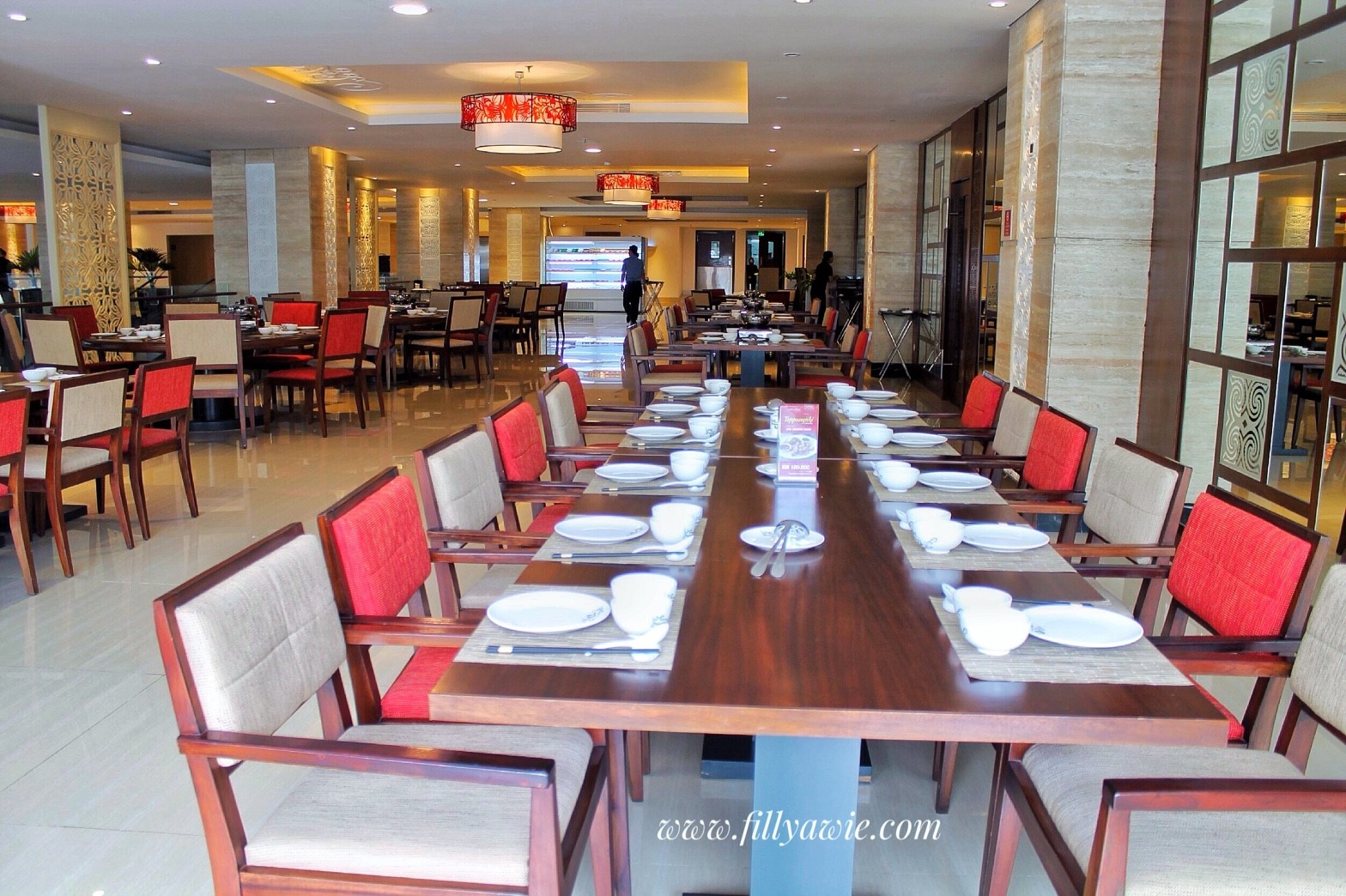 Golden Asian Restaurant - Hotel Four Points Makassar ( Suki and Pan ...