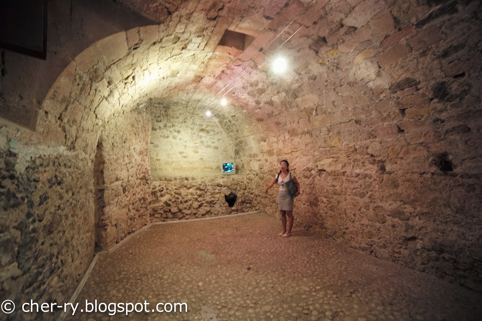 Life of a Lil Notti Monkey: Island Hopping in Marseille, France