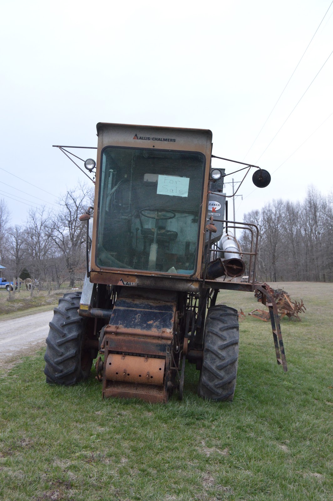 Industrial History: Gleaner K and G Combines and other old equipment