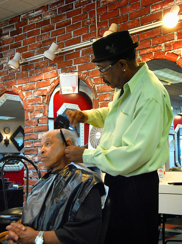 ROBERT'O Beauty & Barber Salon - David CLEMENTS Productions