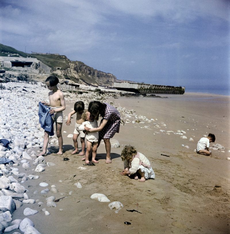 30 Stunning Color Photographs of Normandy, France After World War II ...